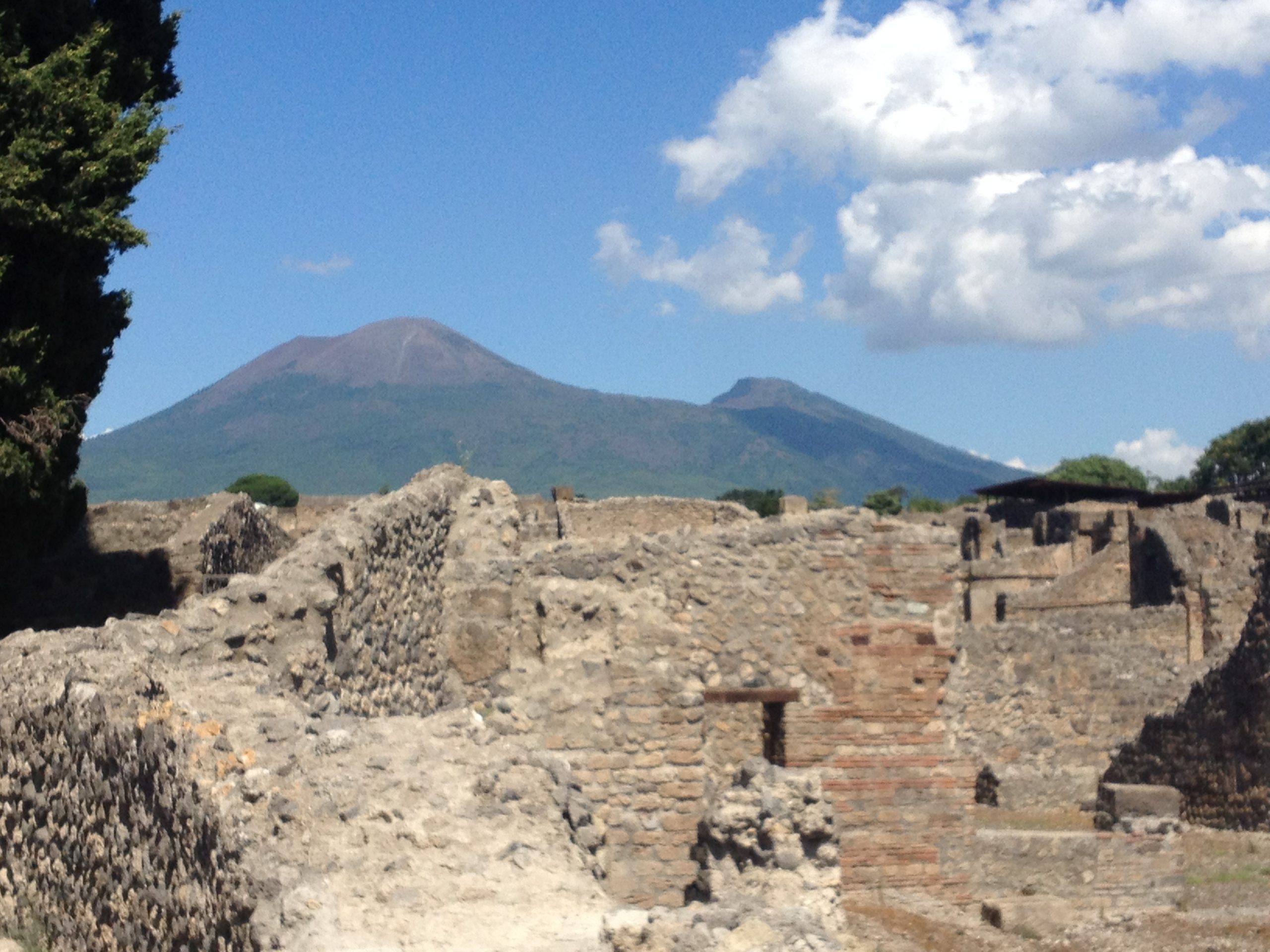 Travel to Pompeii - Where in the World is Lianna